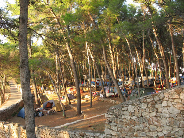 Camping und Campingplätze in Nord-Dalmatien » Camping auf Hvar